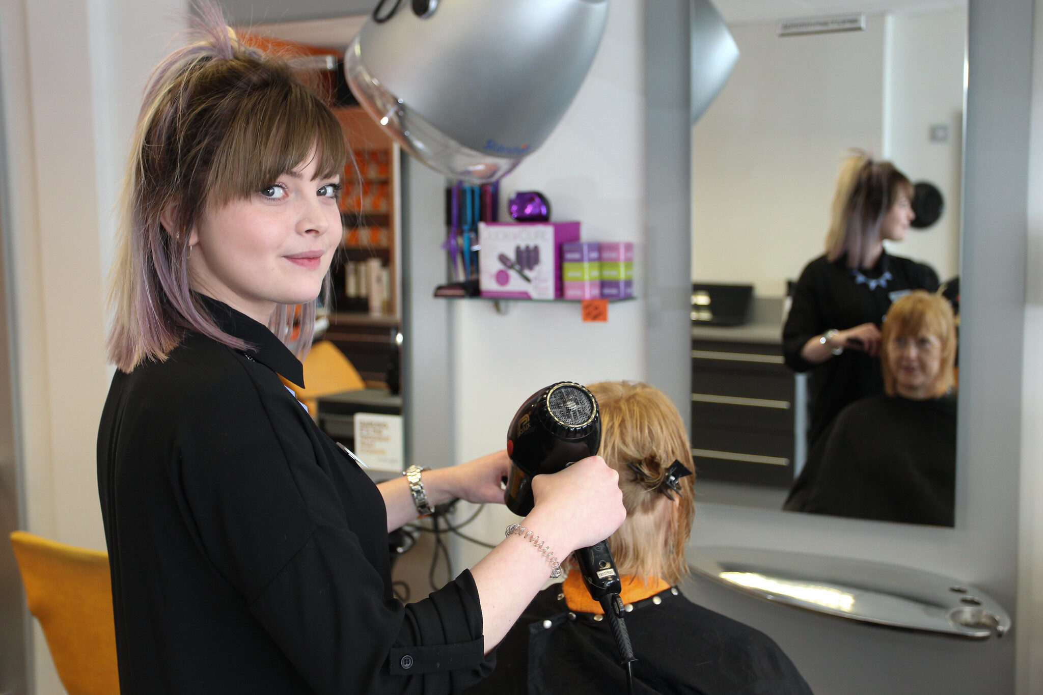 Hair Professional Level 2 Apprenticeship – BJ103 | Bedford College
